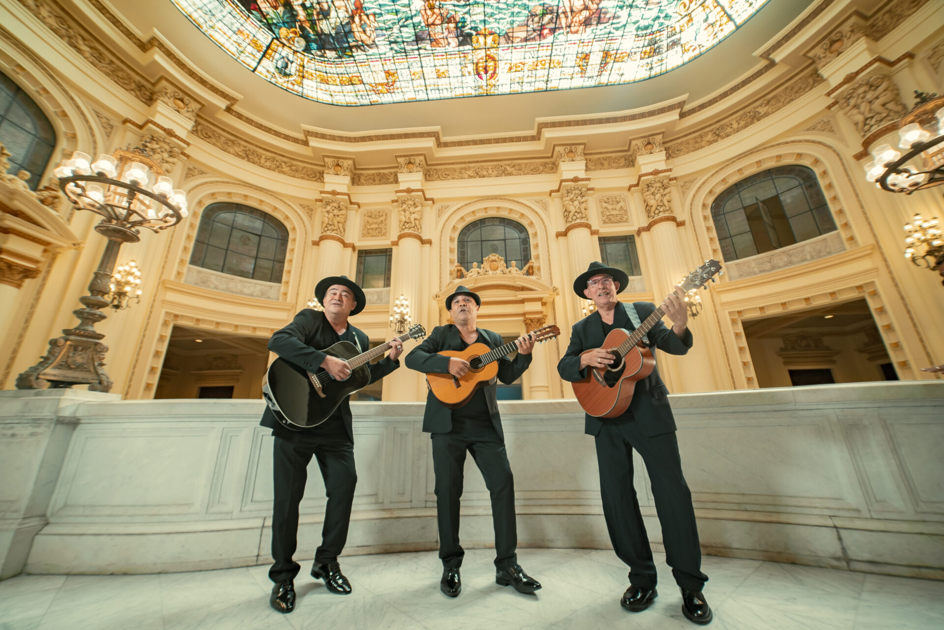 GRUPO COMPAY SEGUNDO au Radiant-Bellevue